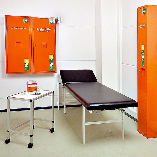 Söhngen Vertically Folding Wall-Mounted Treatment Table buy at Sport ...